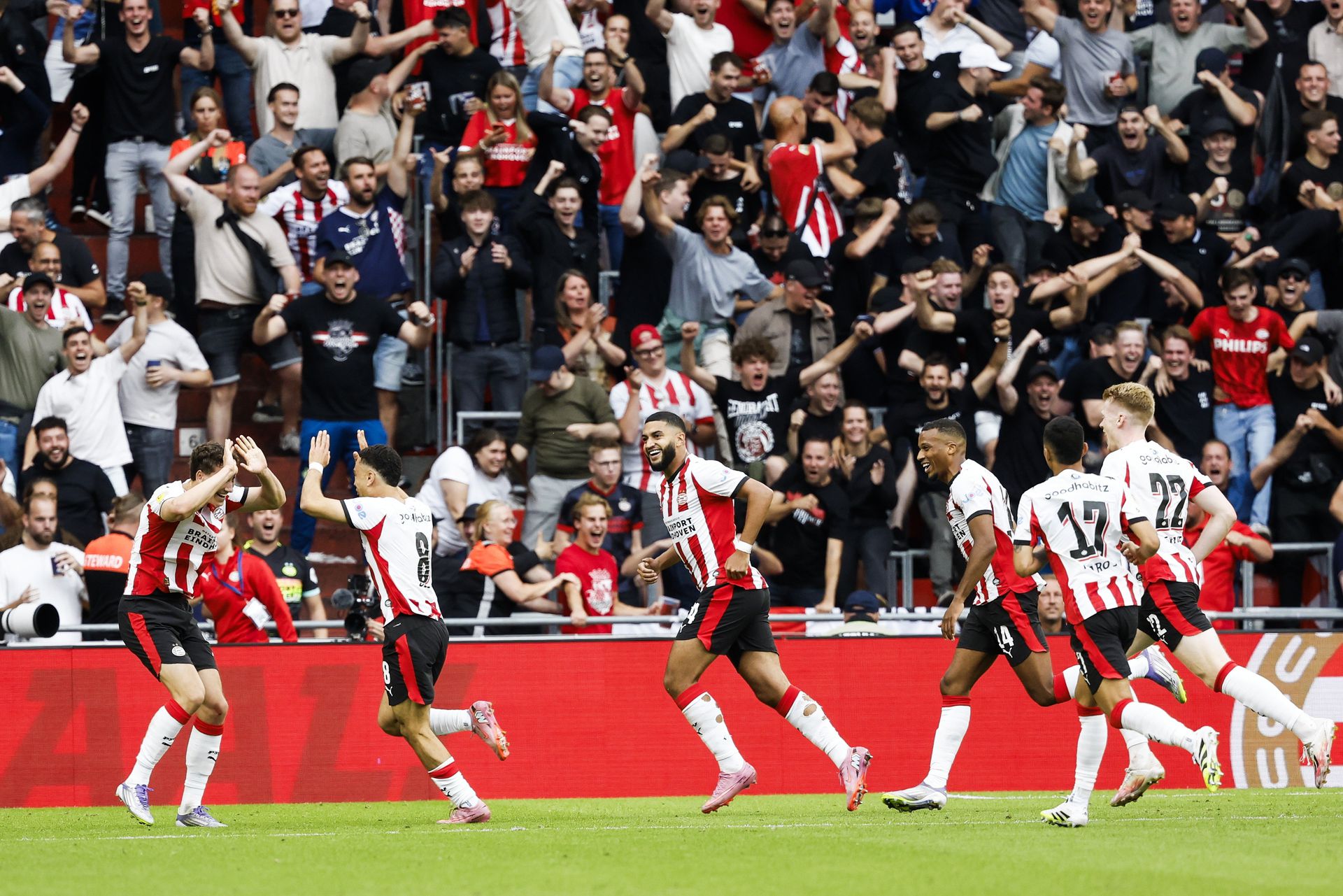 Dynamisch én kwetsbaar PSV wint Johan Cruijff Schaal na comeback - NRC