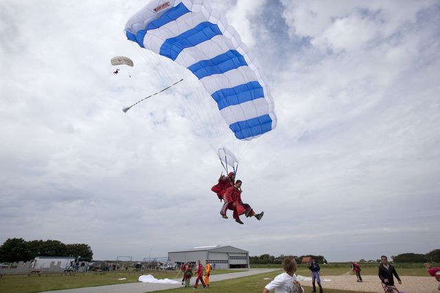 Parachutespringen op Texel - NRC
