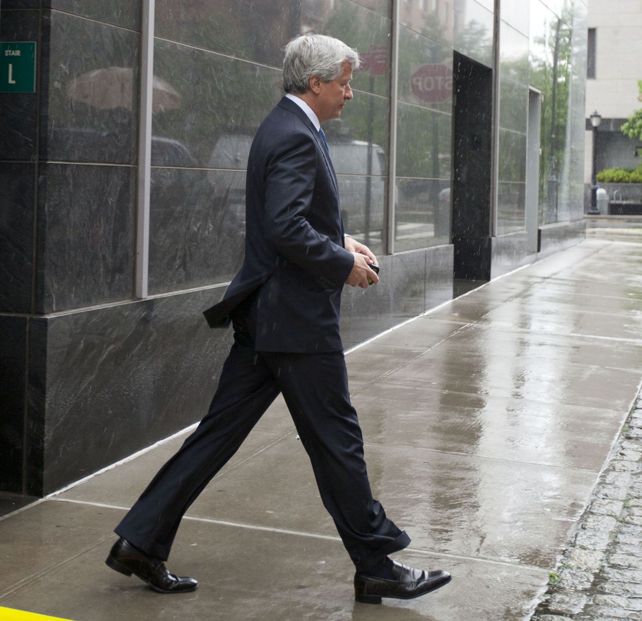 Jamie Dimon glijdt van zijn troon - NRC