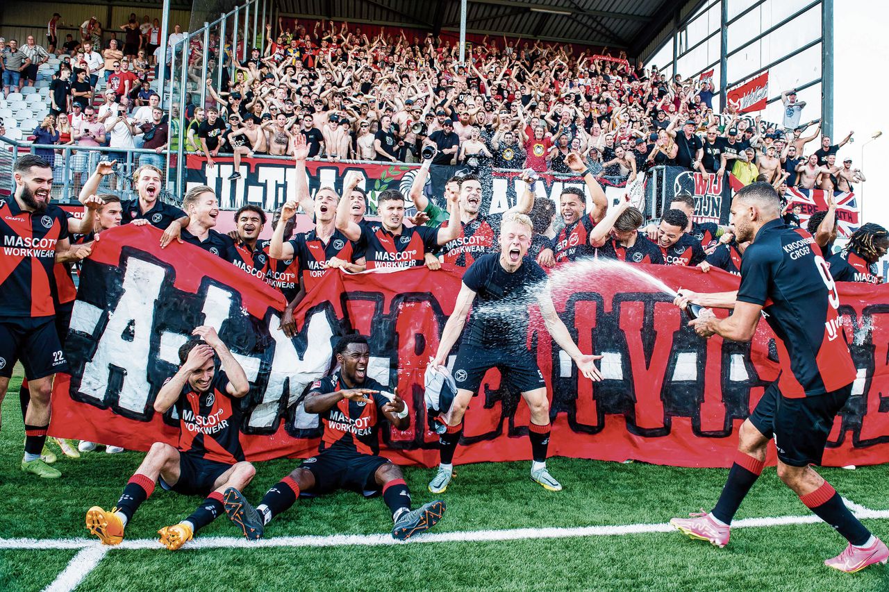 Almere City FC promoveert naar de Eredivisie - NRC
