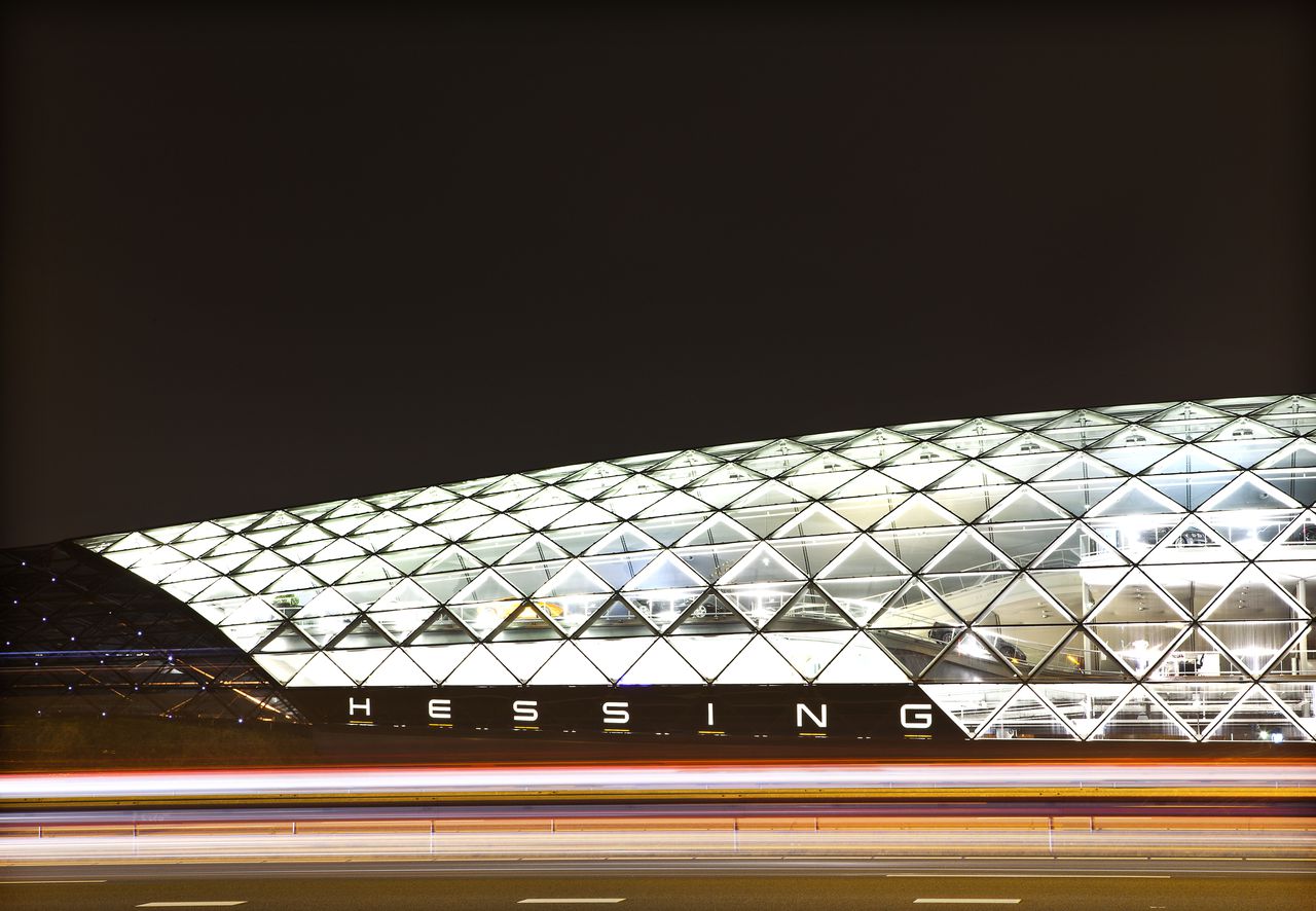 Vastgoedproject nekt dealer luxe auto's - NRC