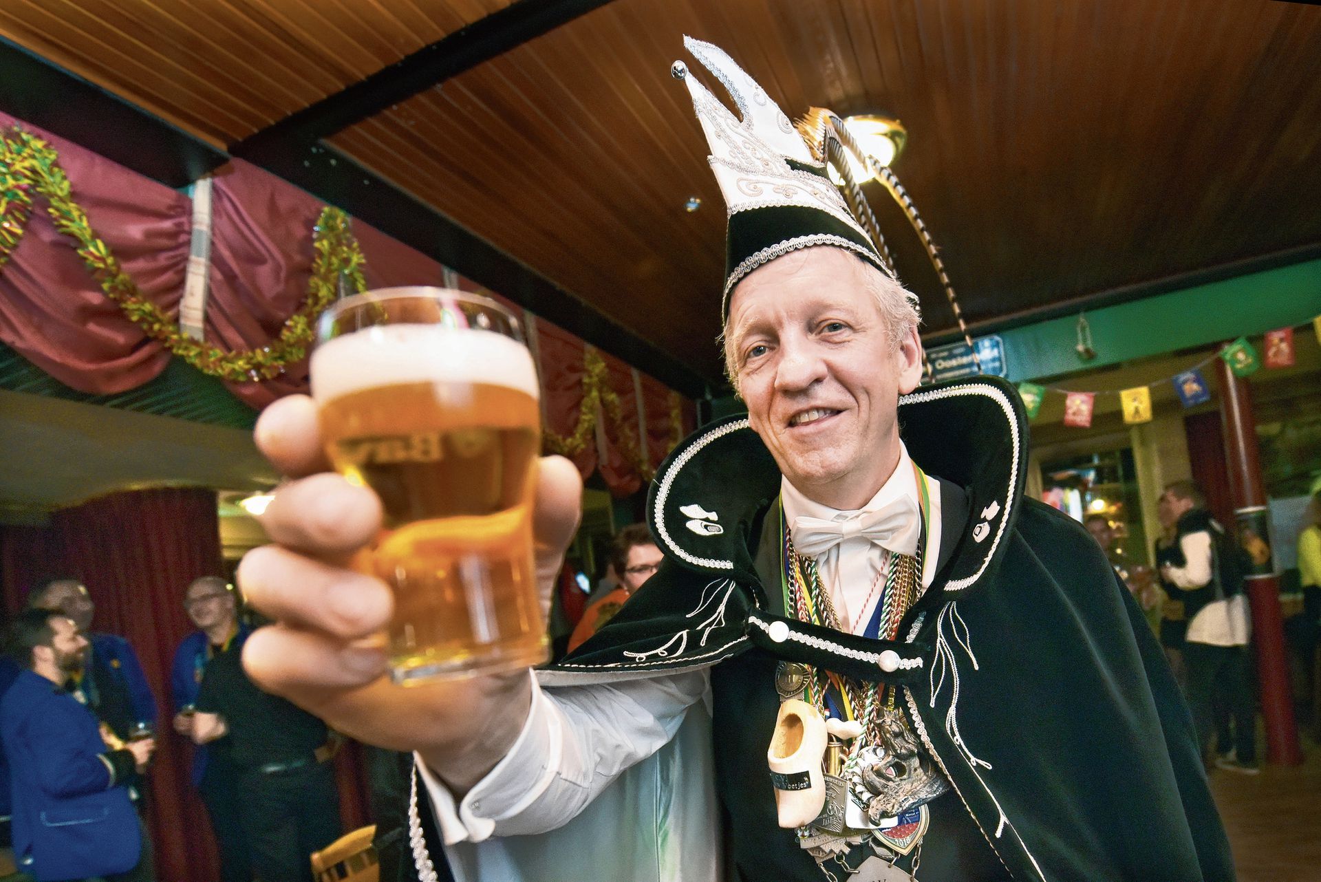 Kan Prins Carnaval nu zonder bier? - NRC