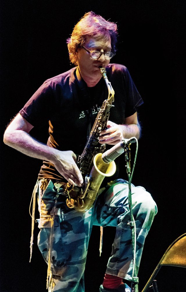 Wie is componist John Zorn? - NRC