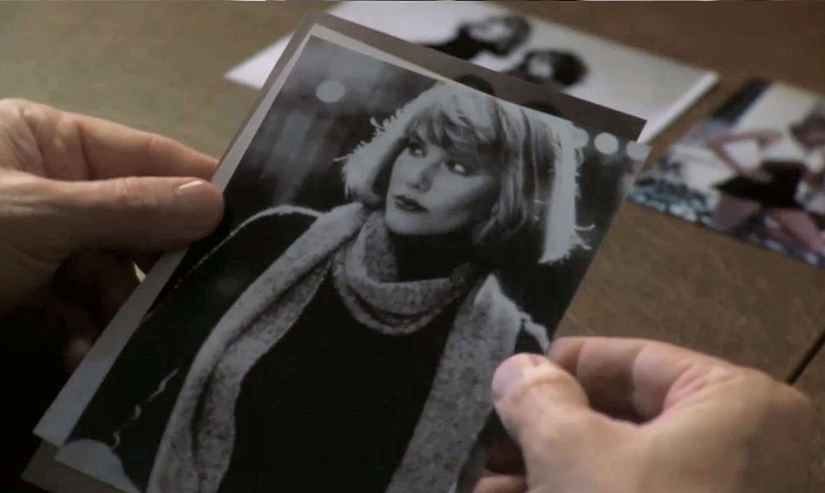 Timmerman John Sweeney deed alles met zijn bijltje - NRC