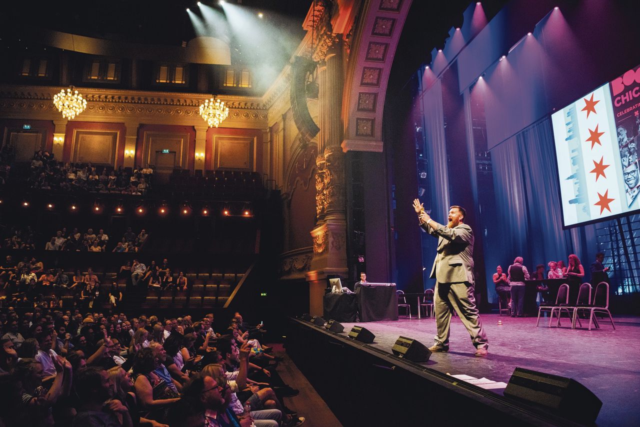Zo’n comedyclub past hier niet, hoorde Boom Chicago in ’93 - NRC
