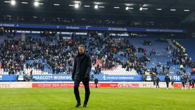 Voor Feyenoord-trainer Robin van Persie begint het nieuwe jaar zoals ...