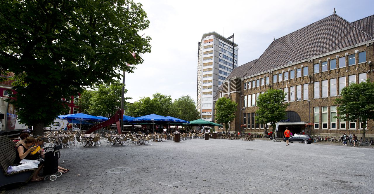 Bibliotheek Utrecht naar postkantoor Neude - NRC