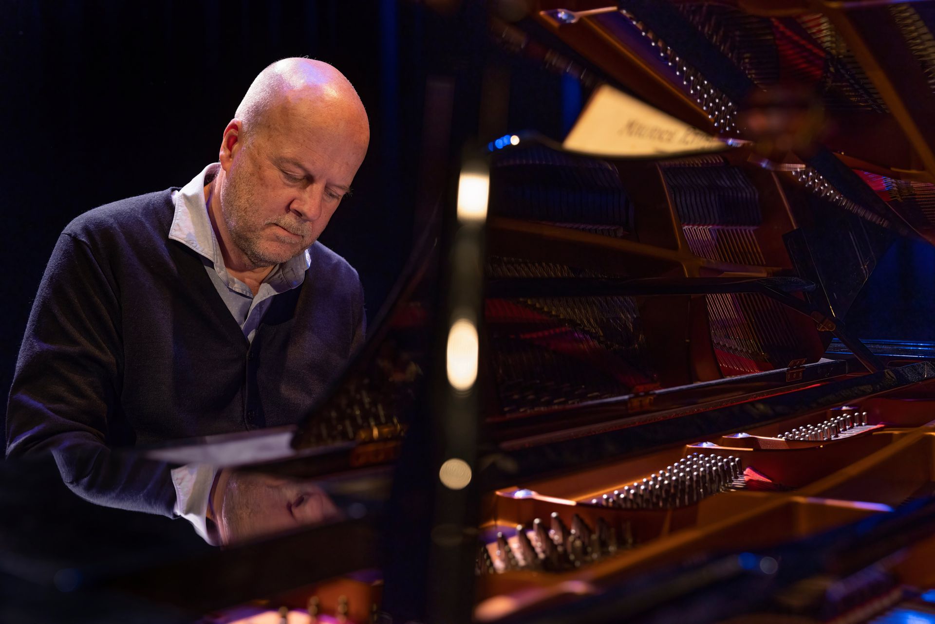 Sublieme verteller Van Vleuten ontroert met ode aan zijn moeder - NRC