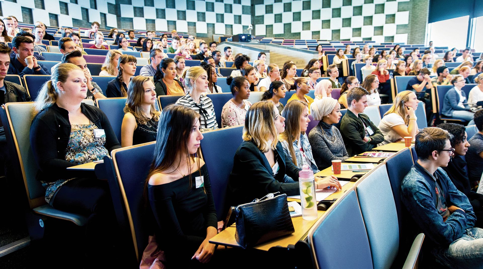 NRC checkt: ‘Moslima’s zijn de beste studenten’
