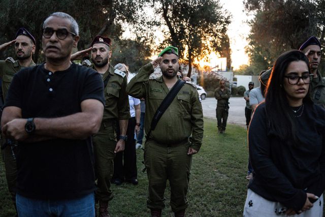 Israëliërs herdenken Hamas-aanval van 7 oktober - NRC