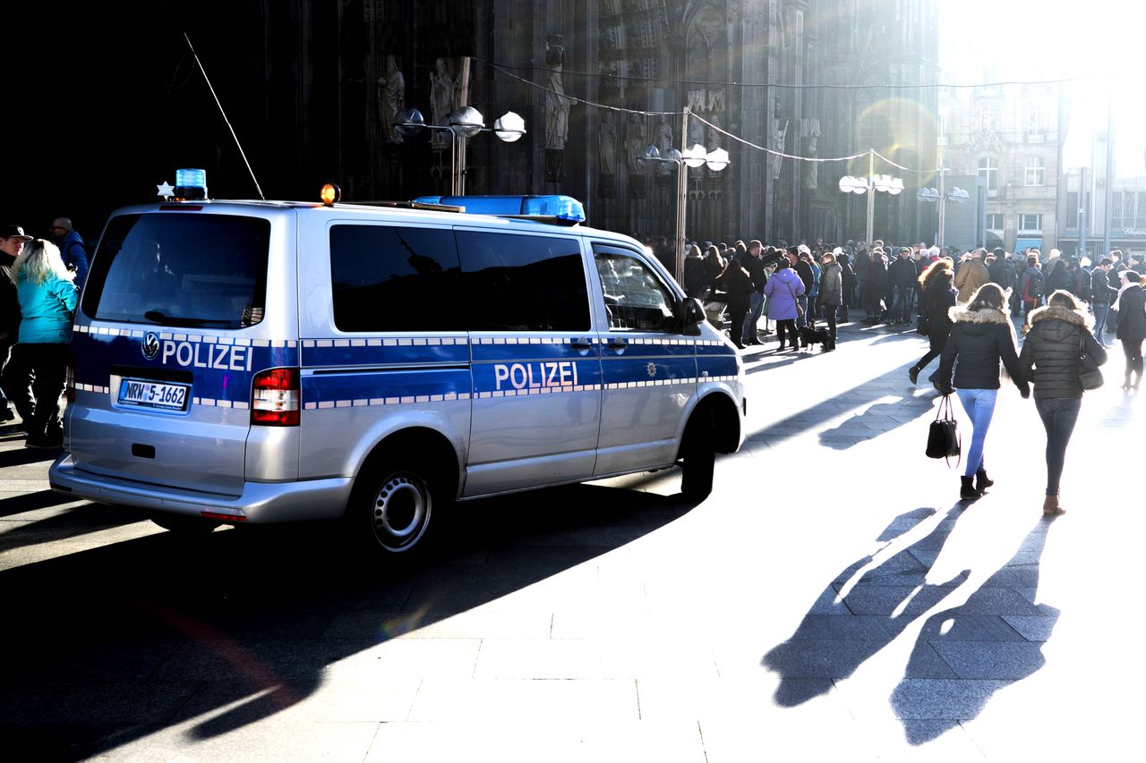 Nog drie leden Duitse terroristische Reichsbürger-beweging opgepakt - NRC