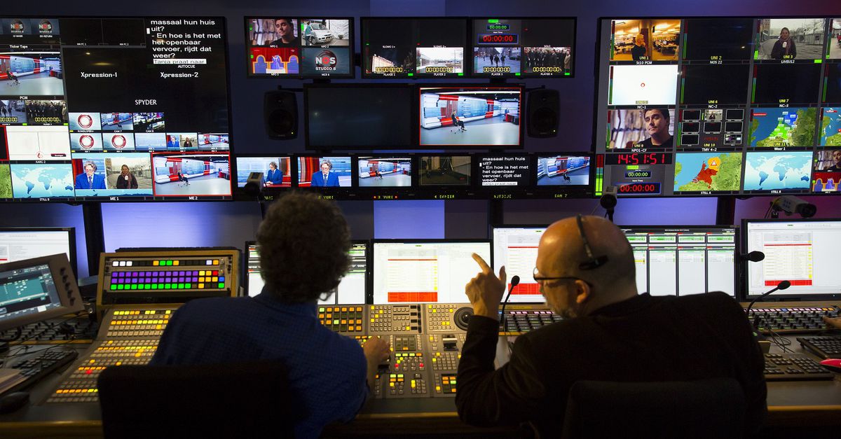 Lachen om 60 jaar bloopers bij het NOS Journaal - NRC