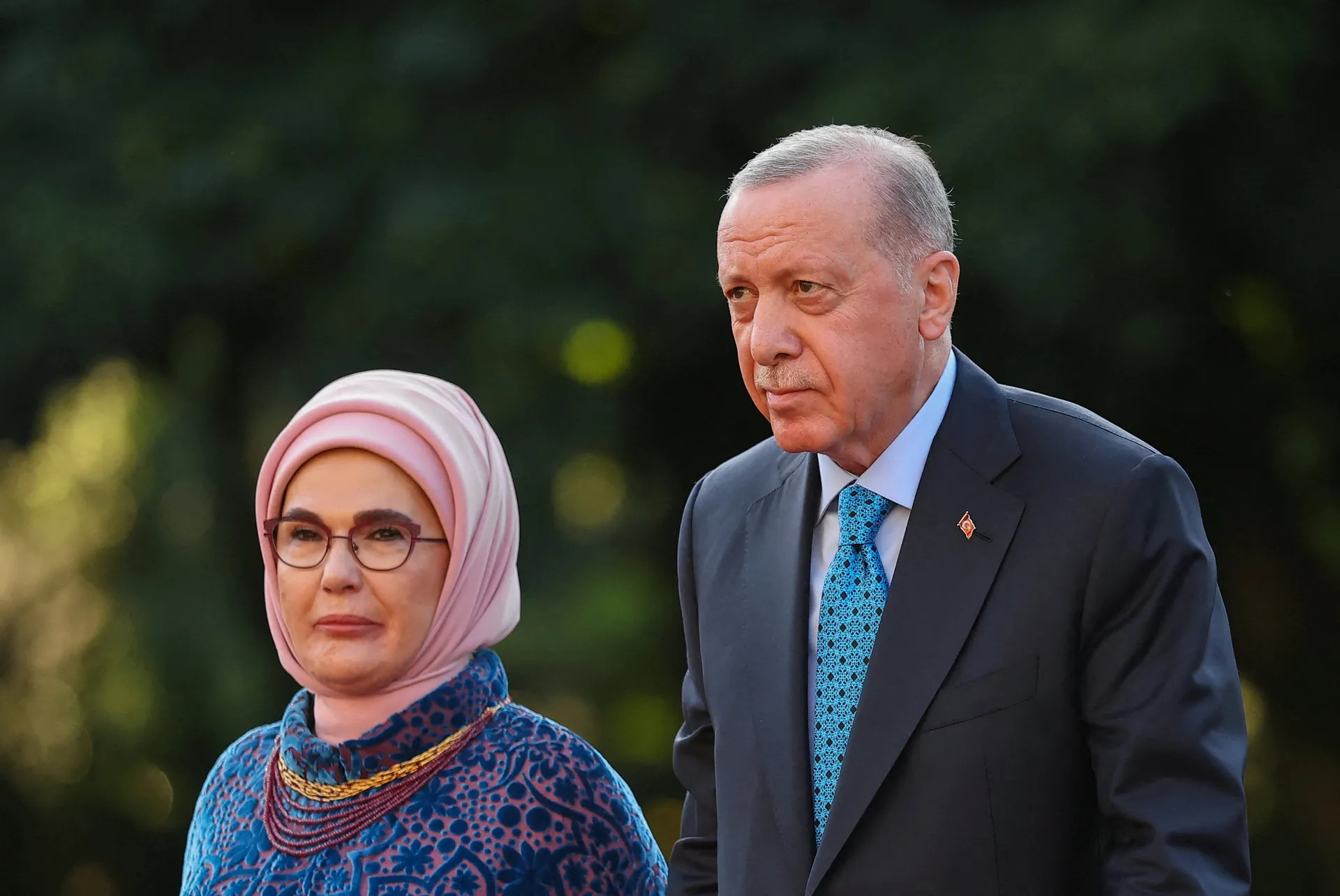Turkse presidentsvrouw Emine Erdogan vraagt Melania Trump, na haar ...