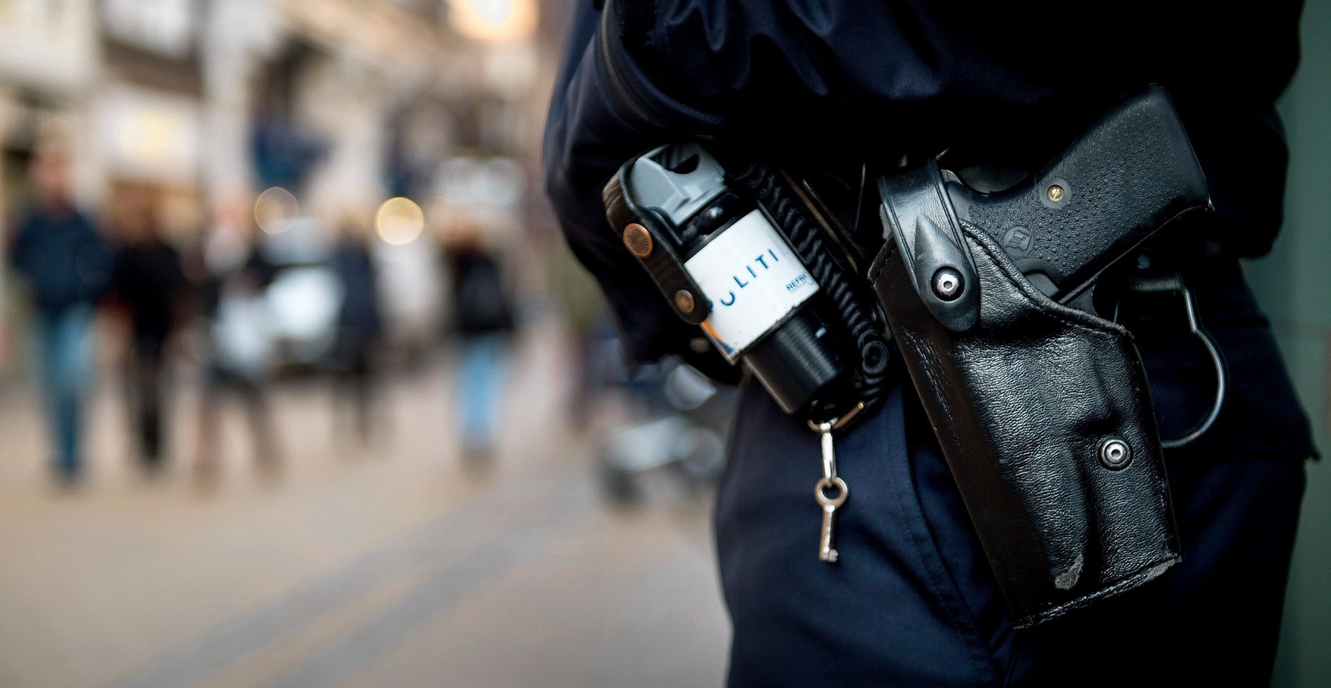 Machtsmisbruik en voortrekken bij ‘politiespionnen’ - NRC