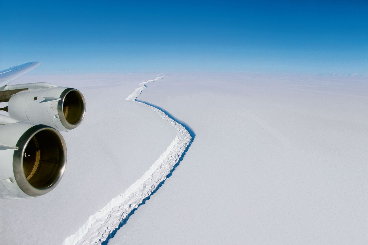 Groeiende scheur in Antarctische ijsplaat baart zorgen - NRC