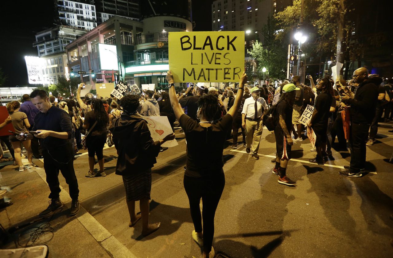 Avondklok ingesteld in Charlotte vanwege rellen - NRC