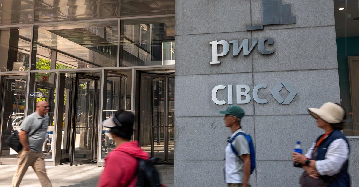 Accountant PwC mag zes maanden niet aan de slag in China - NRC