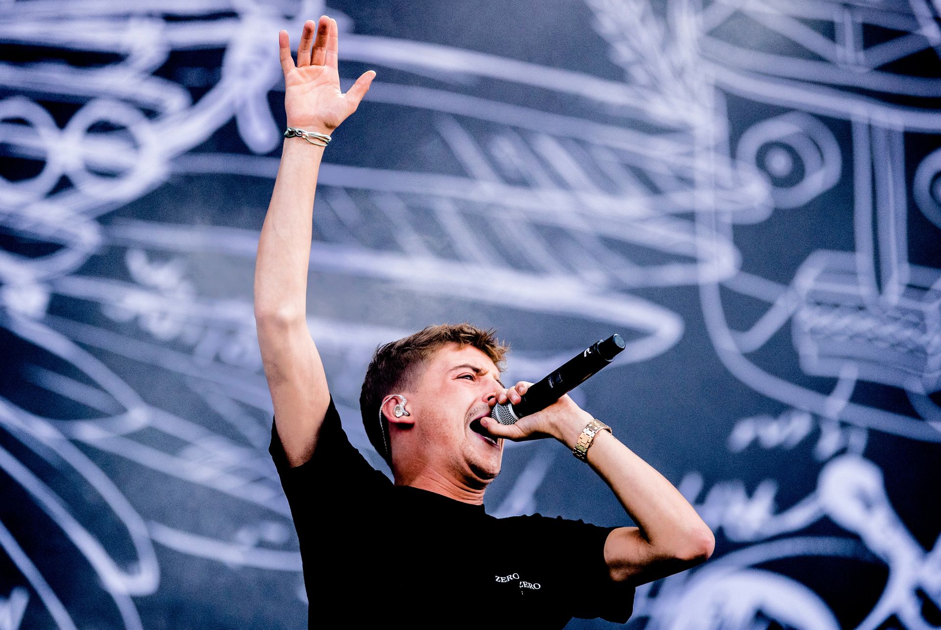 Rapper Lil’ Kleine geboycot door radiostation FunX na beschuldiging van mishandeling - NRC