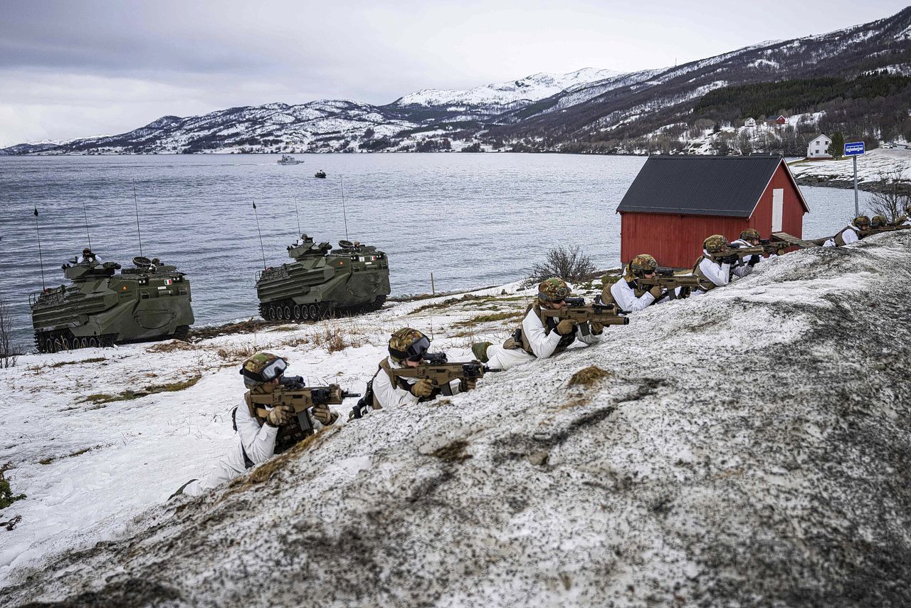 NAVO oefent tegen dreiging uit het oosten - NRC