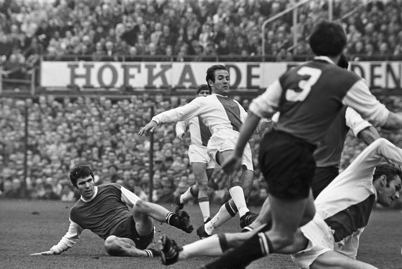 Oud-Ajacied Bennie Muller op 85-jarige leeftijd overleden - NRC