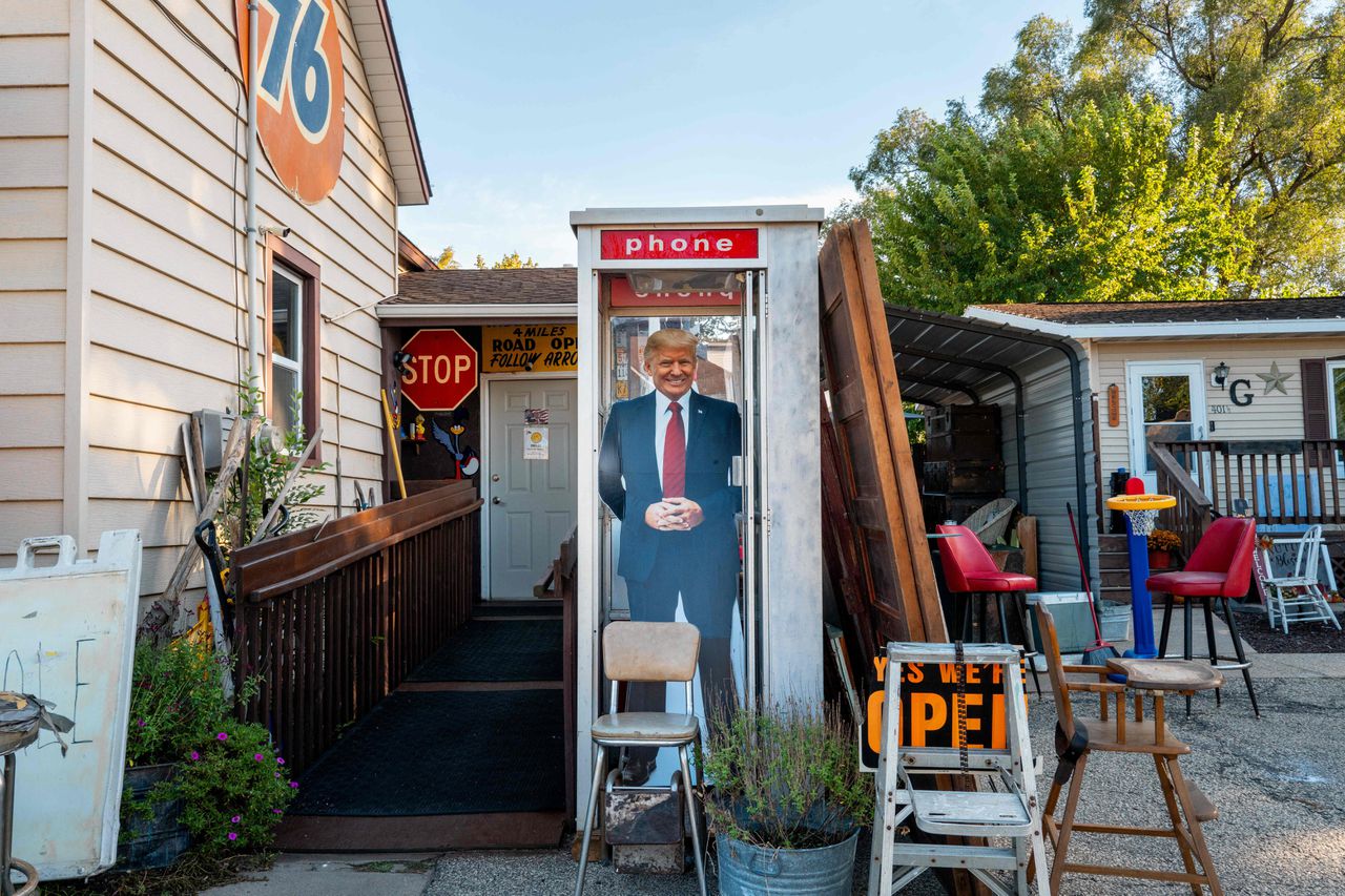 ‘Sinds aftreden belde Trump zeven keer heimelijk met Poetin’ - NRC