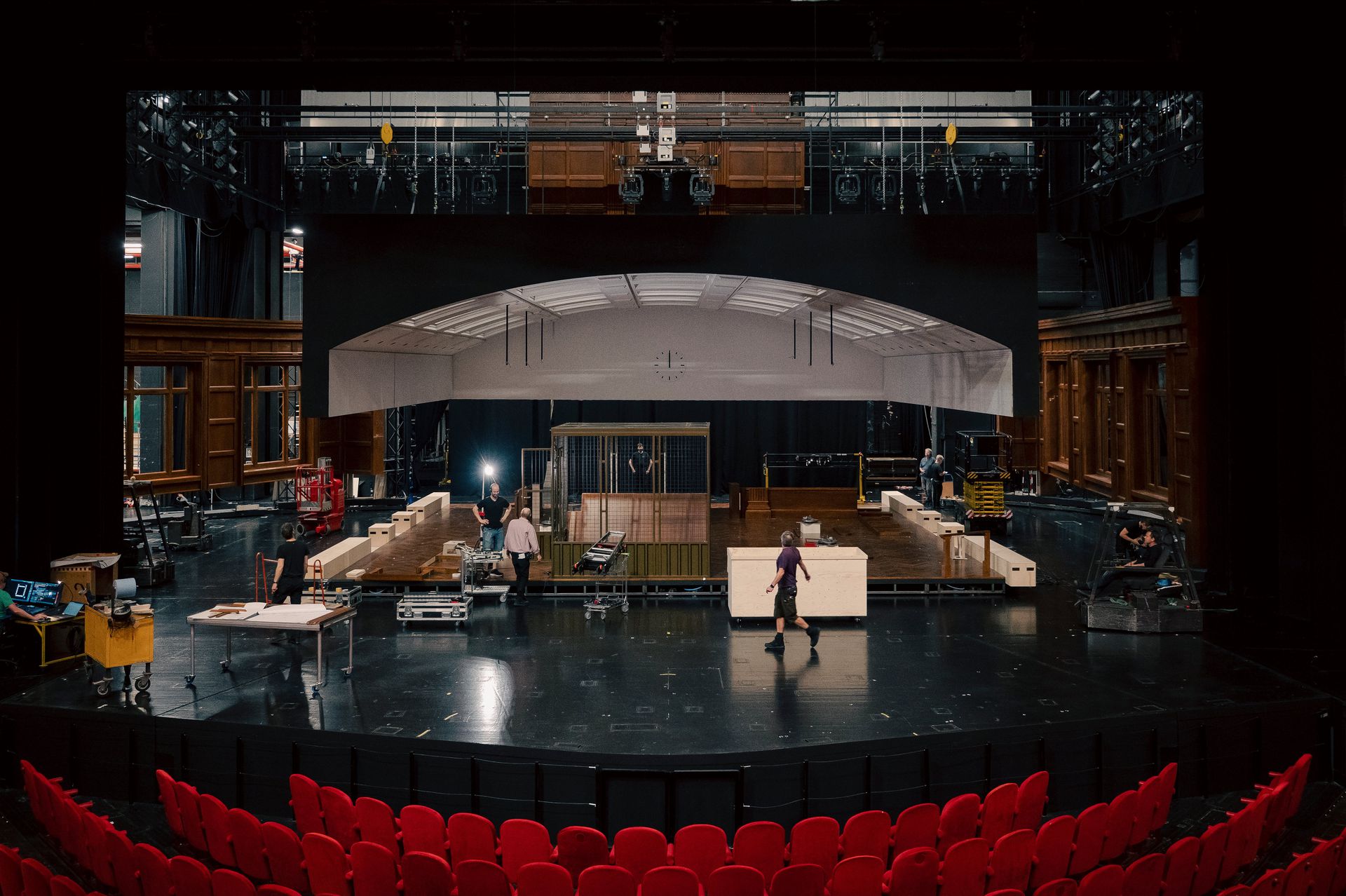 Achter de schermen bij De Nationale Opera: het complexe decor van De ...