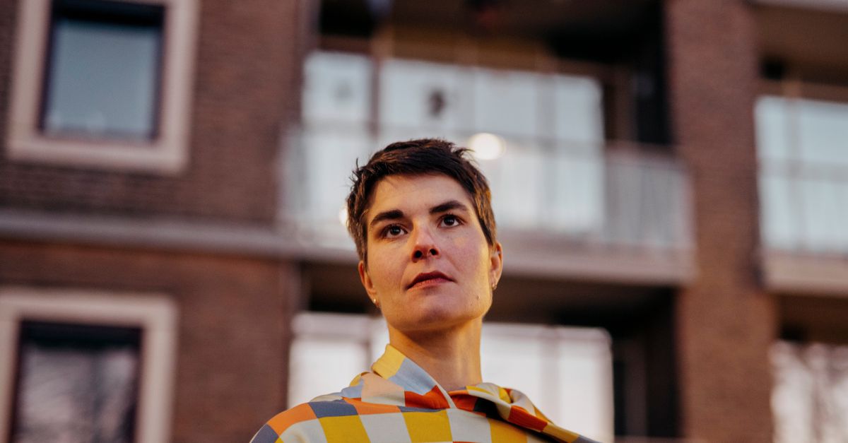 Schrijver Nikki Dekker: ‘Je identiteit is veel gelaagder dan dat hokje ...