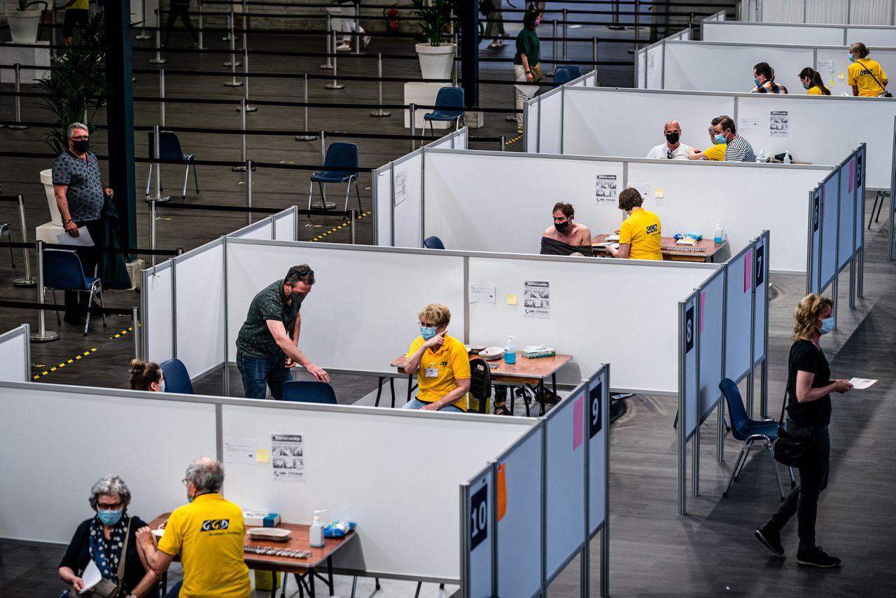 Recordaantal van bijna 1,7 miljoen prikken gezet in een week tijd - NRC