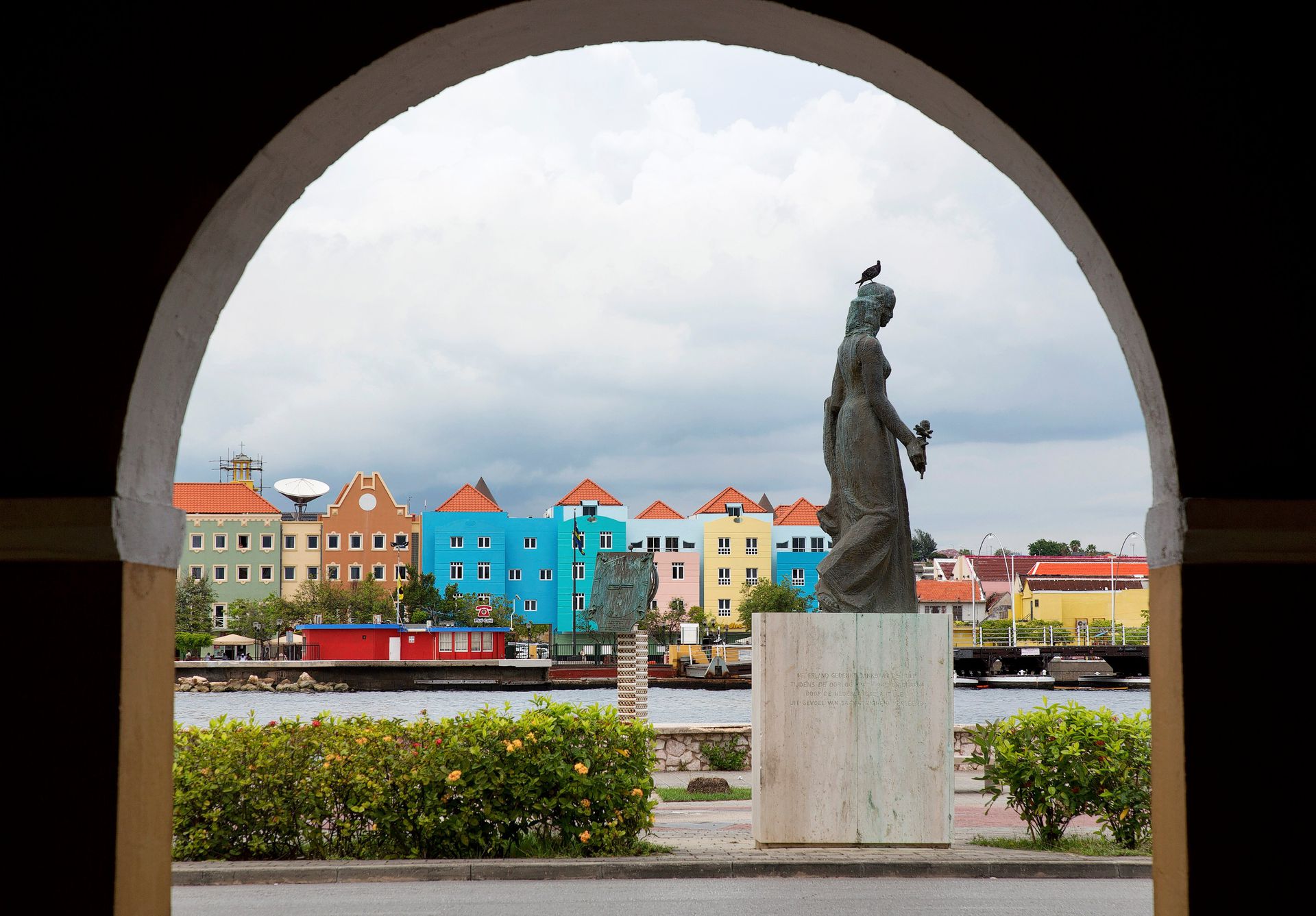 Opinie | Vraag je eerst af waarom Antillianen hierheen komen - NRC