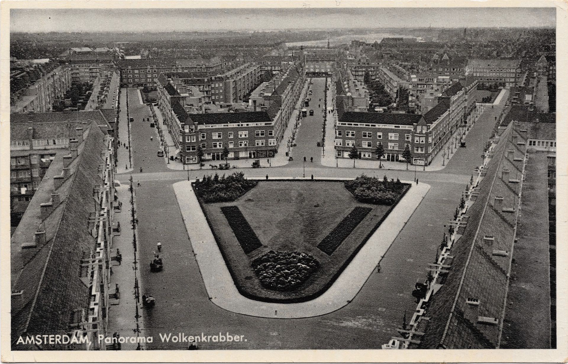 Het plein waar Anne Frank gelukkig was - NRC