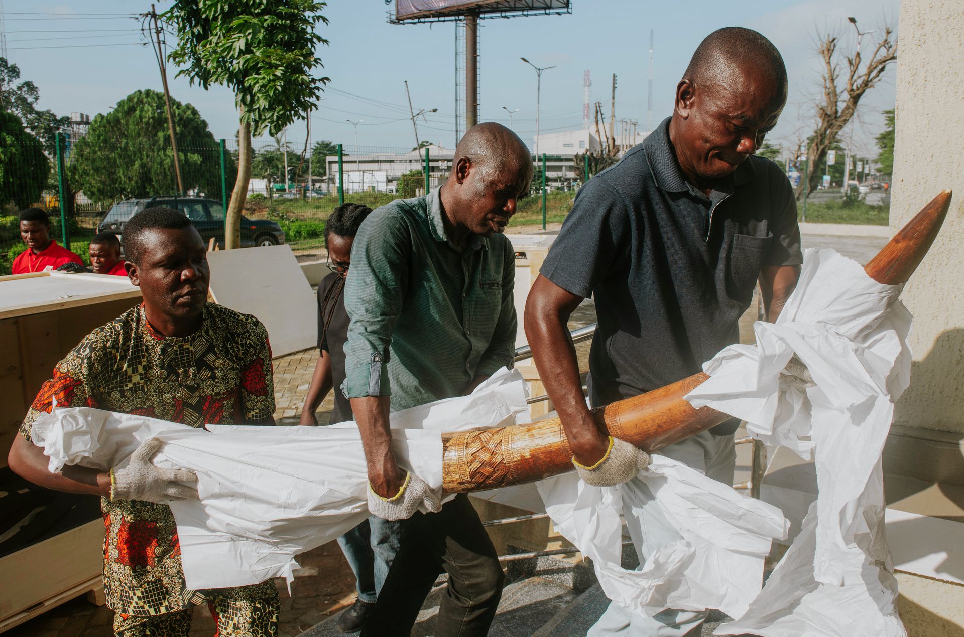 Benin-bronzen uit Nederland overgedragen aan Nigeria: ‘Onze voorvaderen ...