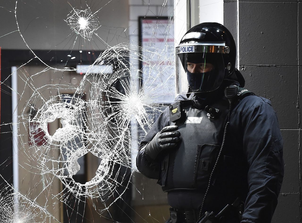 Rellen in Belfast: oud zeer, onvrede over Brexit en de onzekerheid van ...