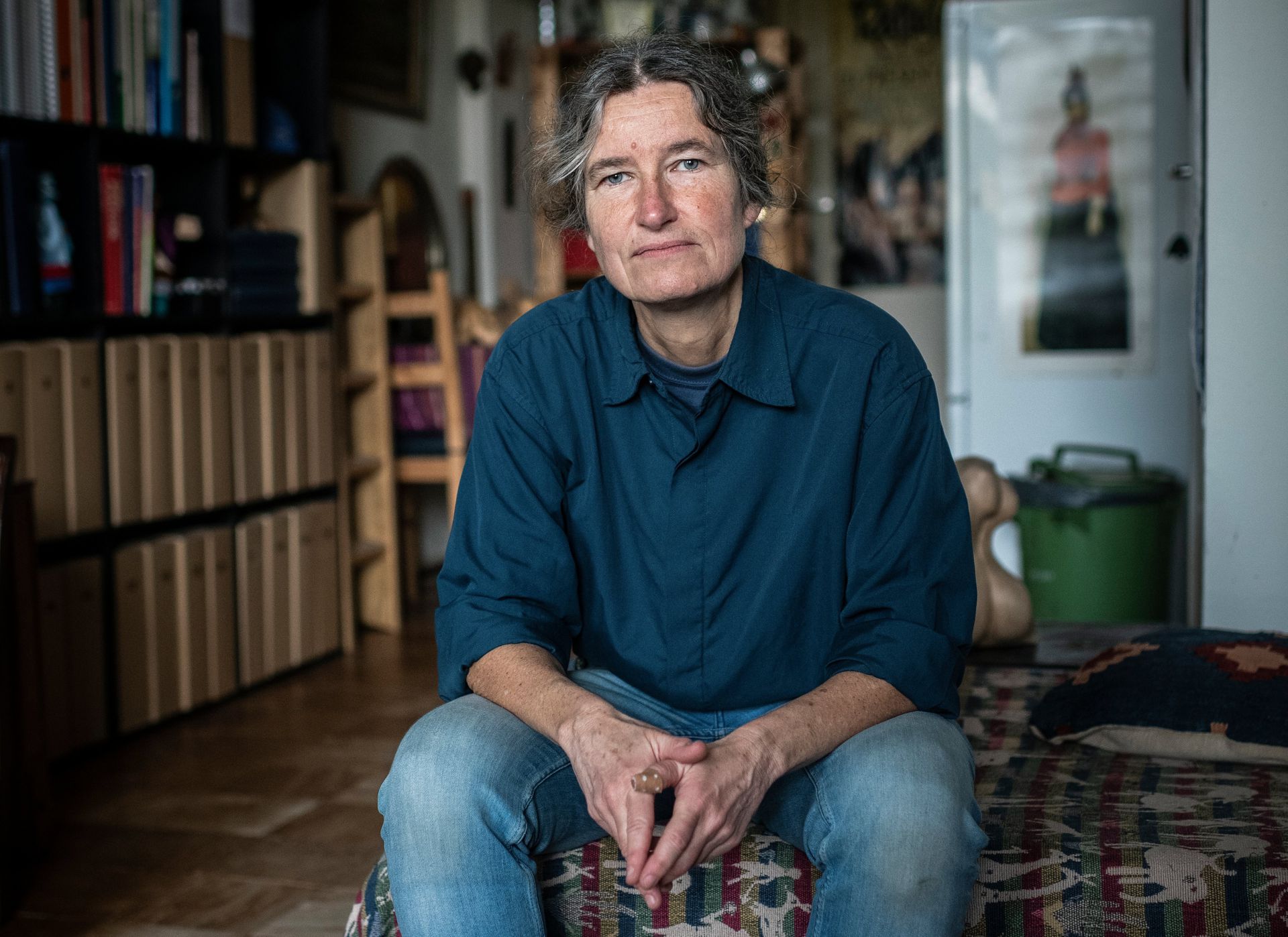 Wie is schrijfster Anjet Daanje? En moet je eigenlijk wel nieuwsgierig ...