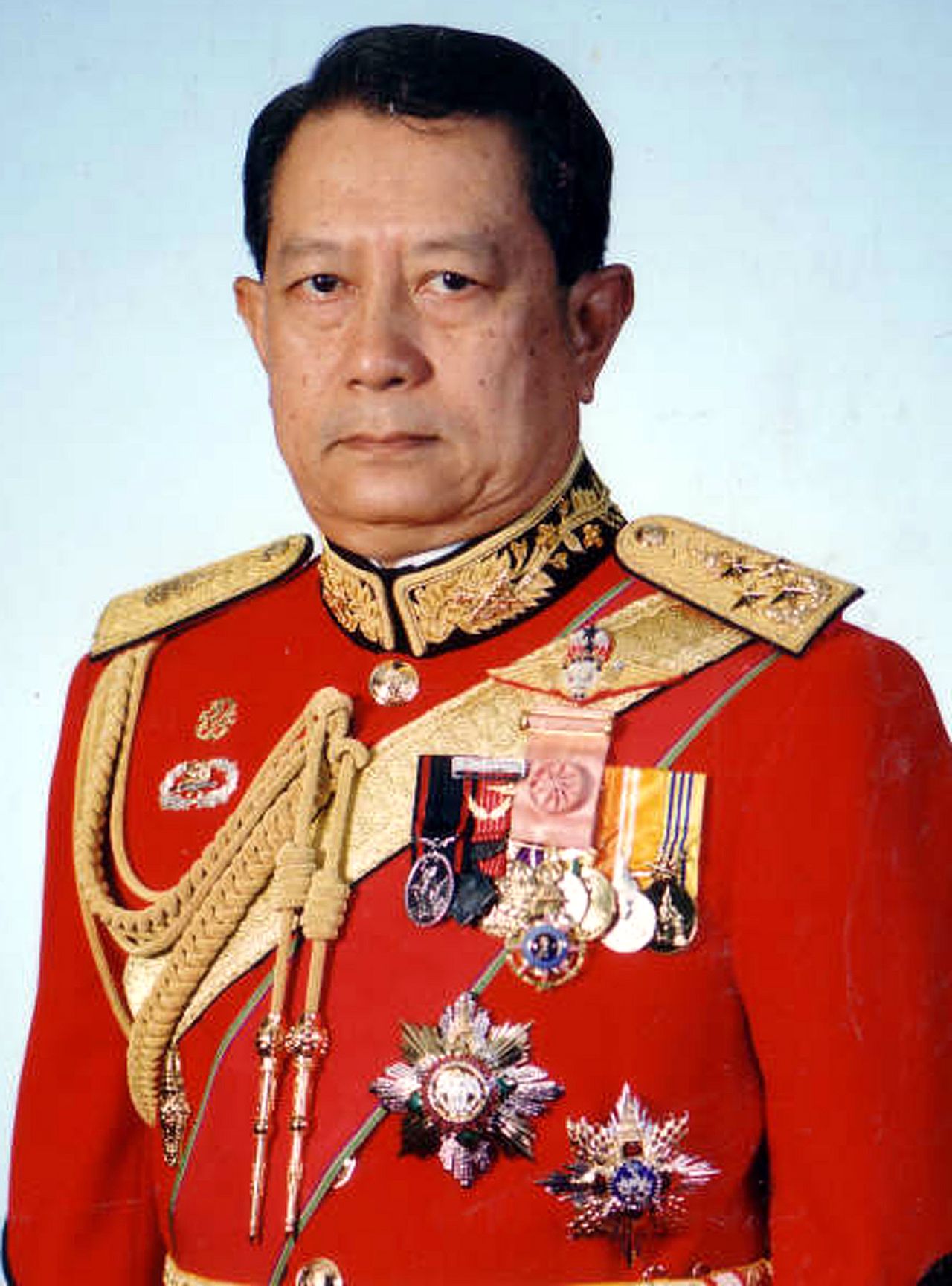 Trouwe en niet-politieke militair - NRC