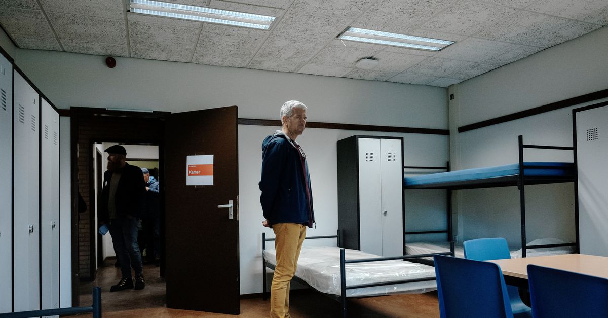 Een open dag in een asielzoekerscentrum in Budel, maar het dagelijks leven was ‘niet te zien’ - NRC