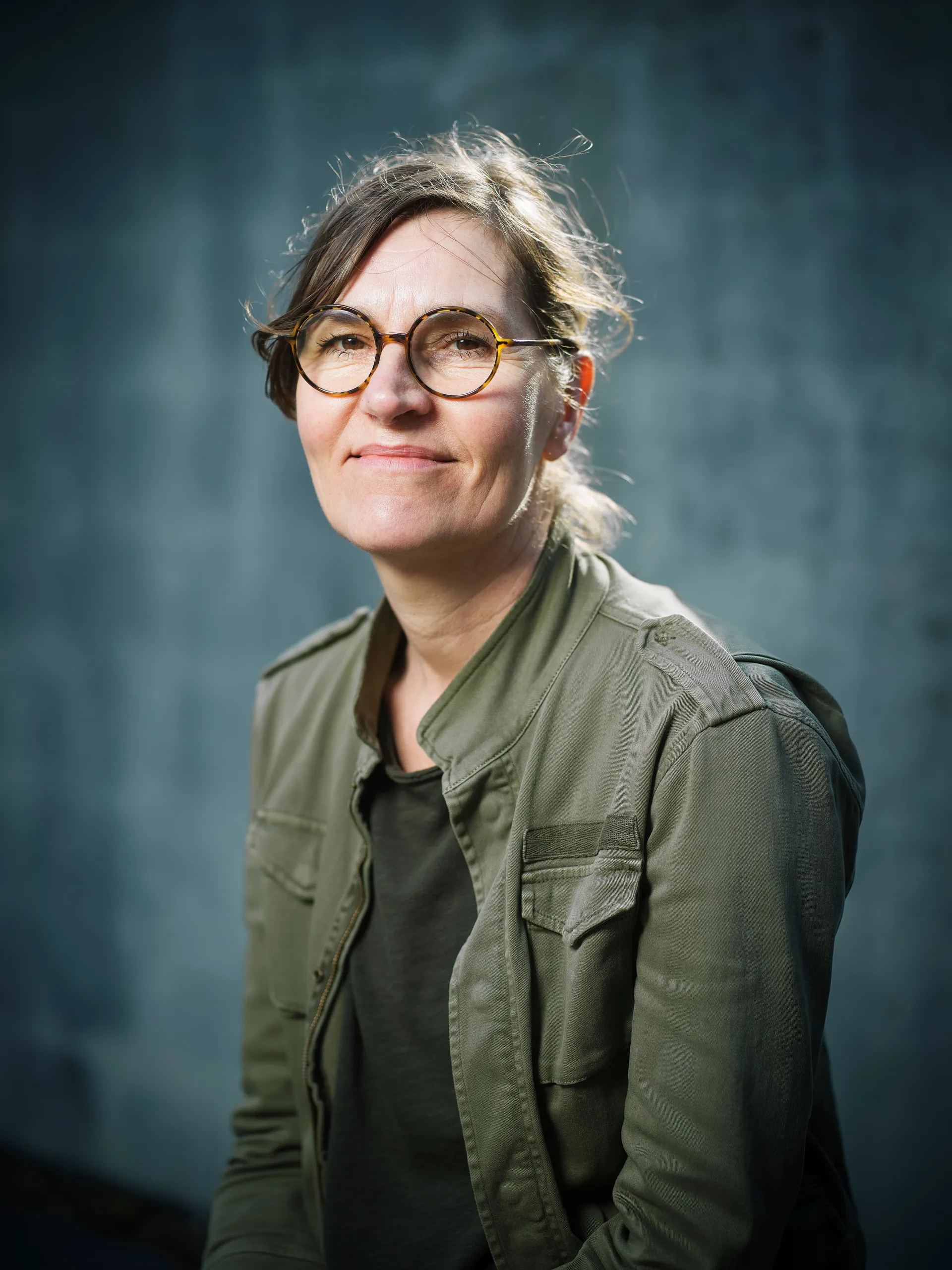 Cobi van Baars staat op de shortlist van de Librisprijs met haar tweelingenroman: ‘Door fictie ...