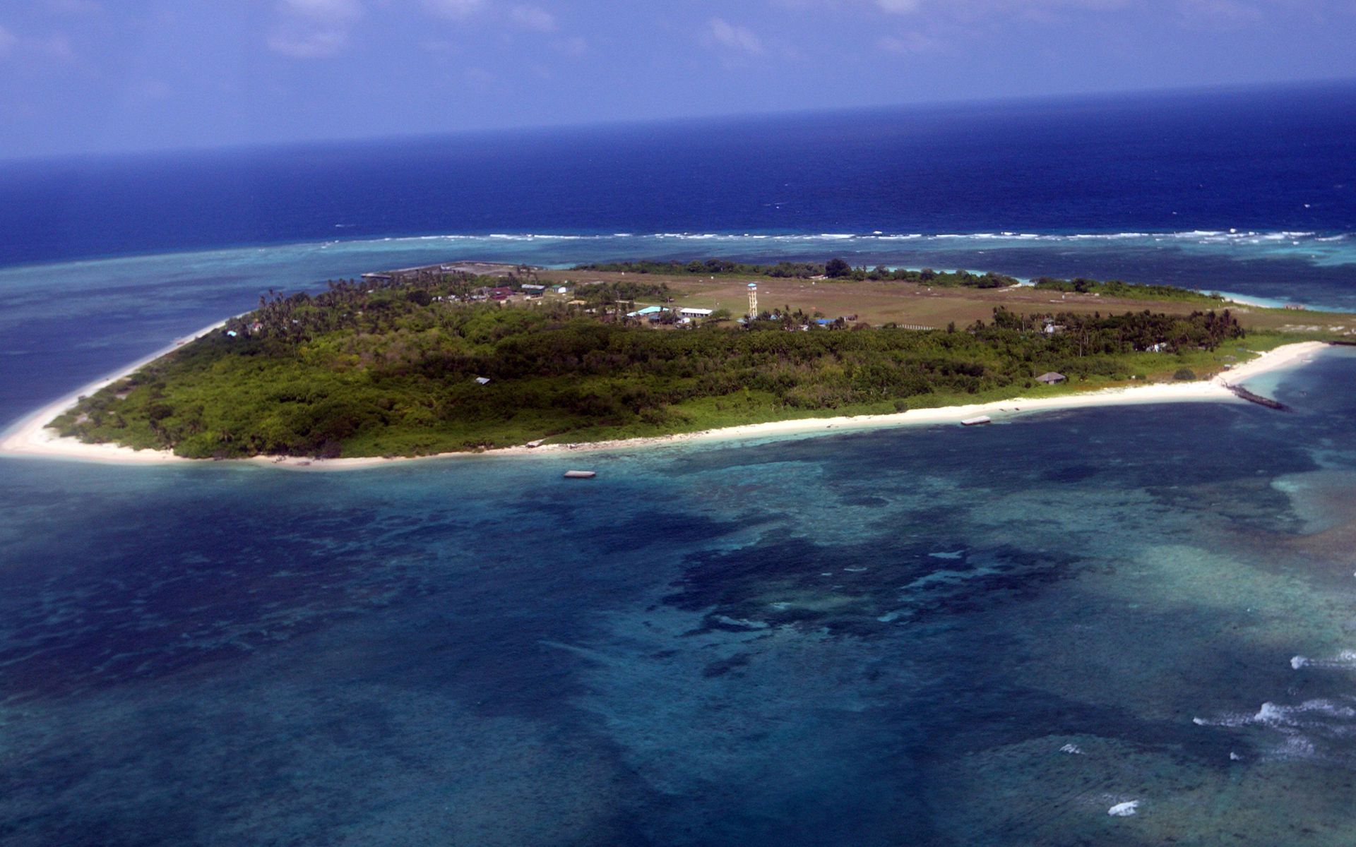 China doet Dubai na in de Zuid-Chinese zee - NRC