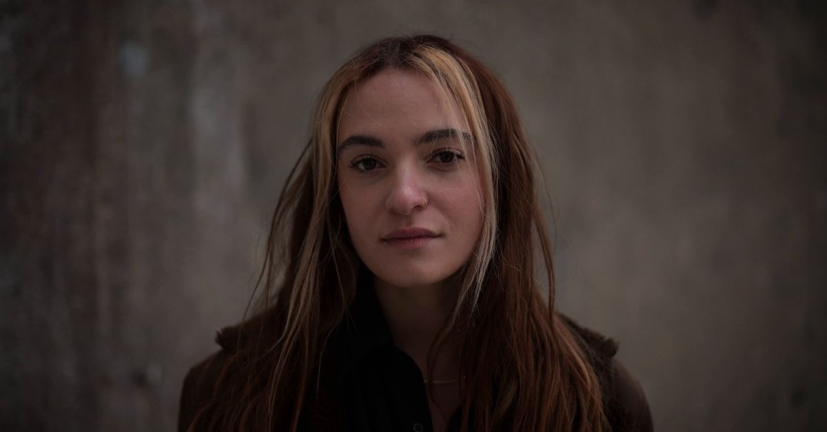 Zangeres néomí: ‘Mijn muzikale carrière wordt een totale chaos’ - NRC