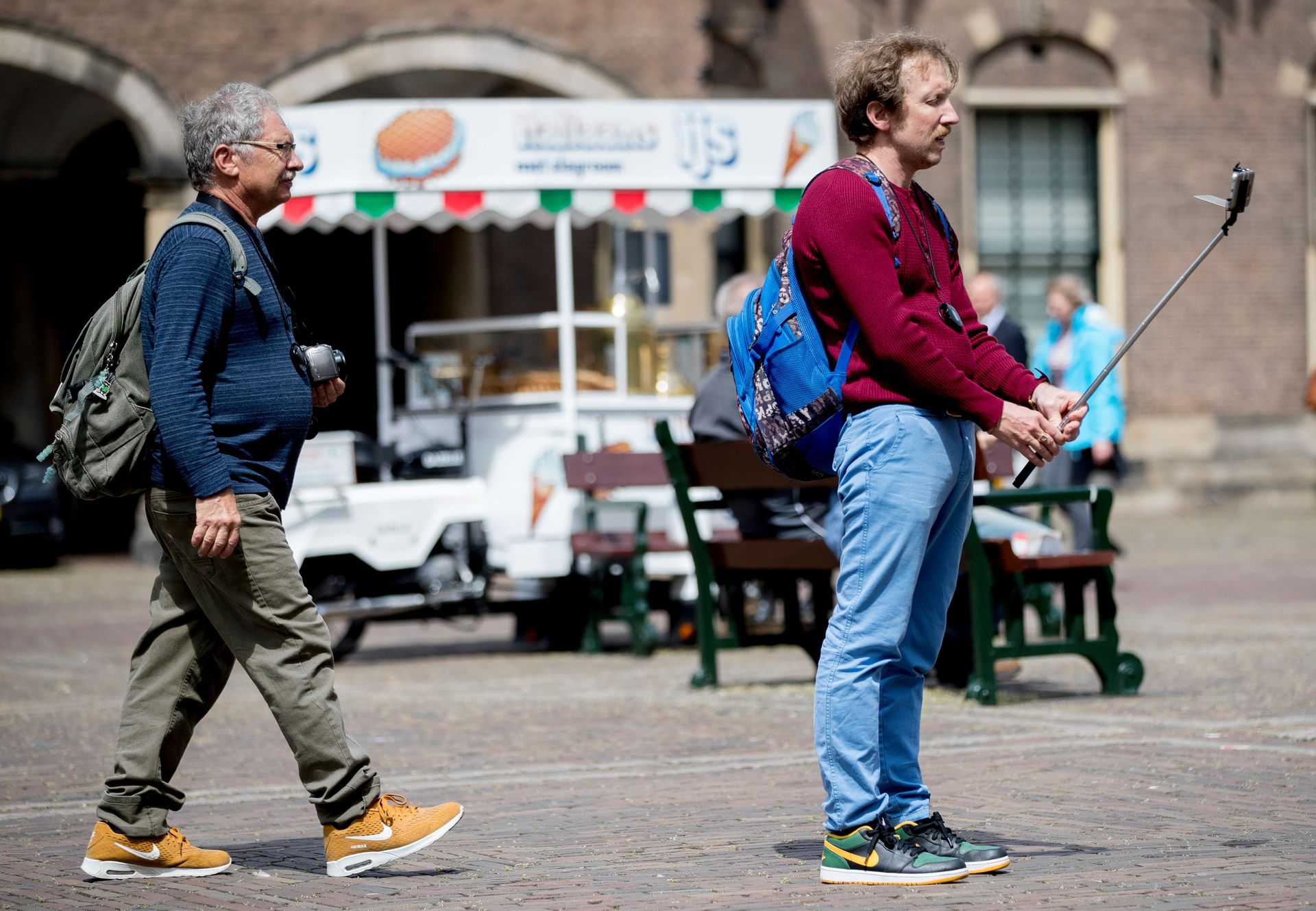 Den Haag wil de Amsterdamse toeristen dolgraag overnemen - NRC