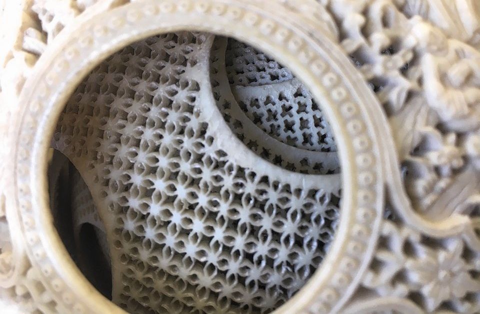 CT-scanner onthult foutje in driehonderd jaar oude bol - NRC