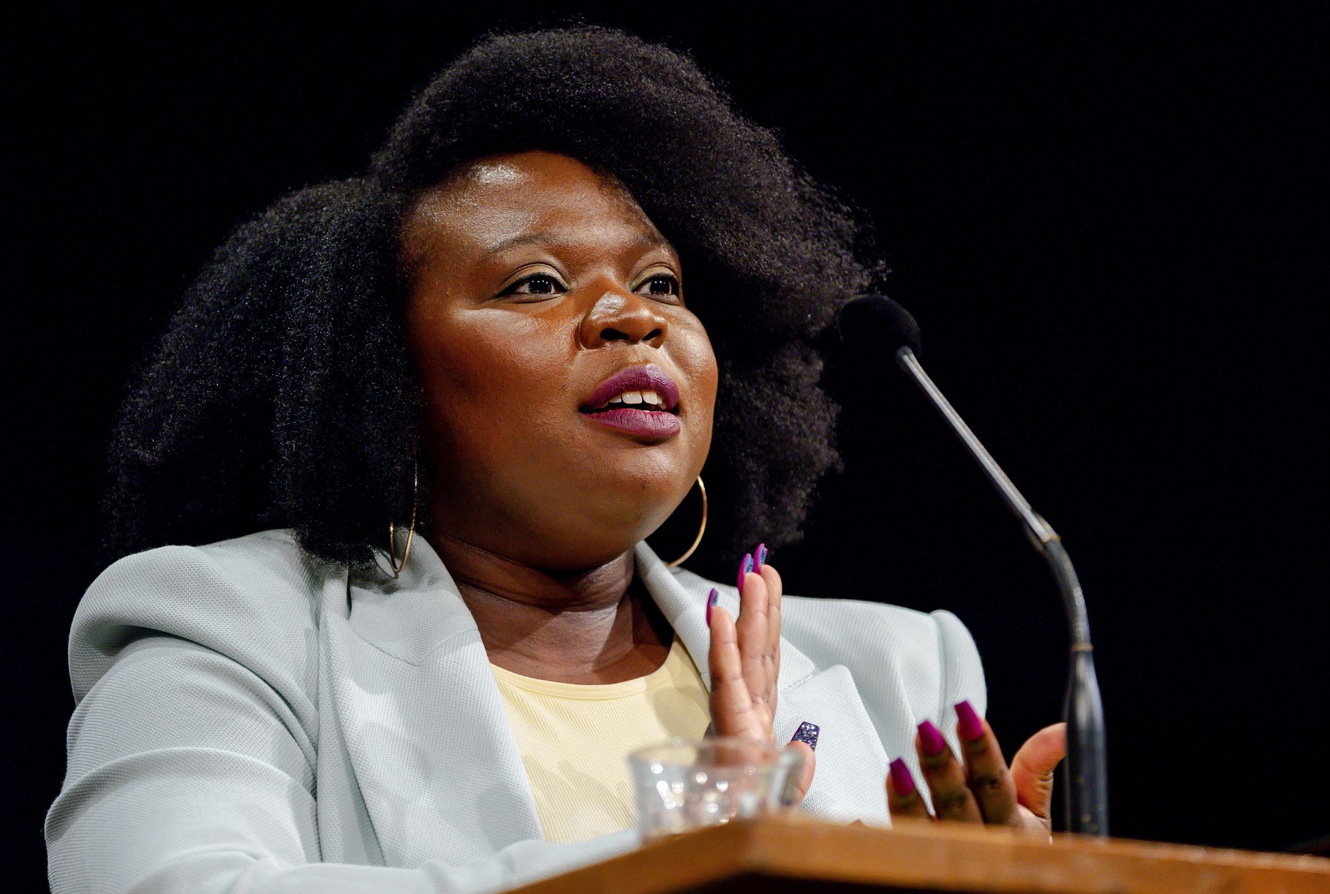 Bestuur van Amsterdamse afdeling BIJ1 stapt op - NRC