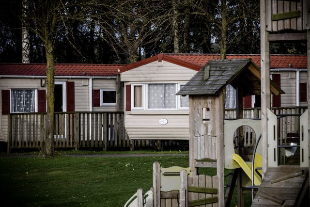 Oostappen Vakantiepark in Prinsenmeer van realityster Peter Gillis per ...
