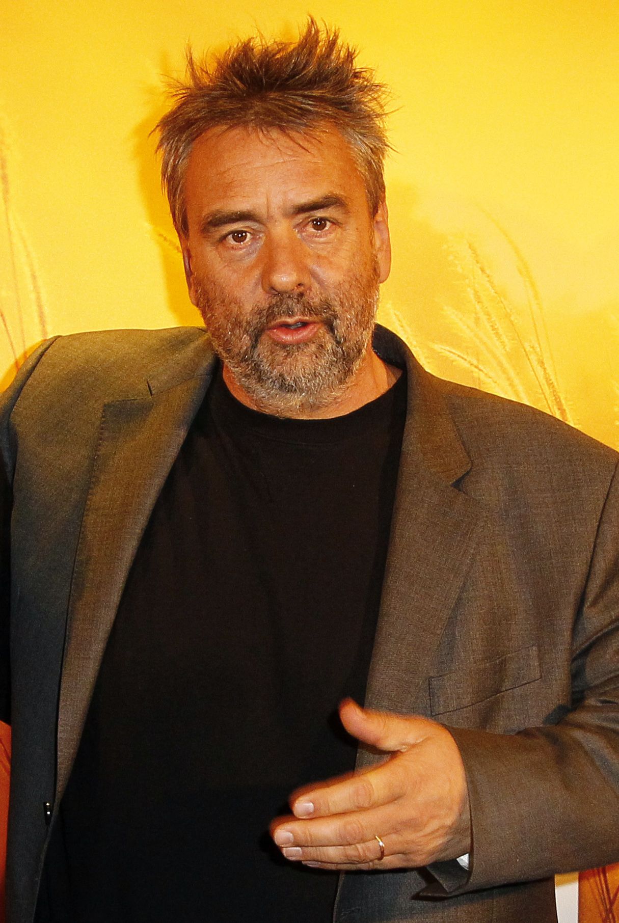 'Geweld windt me nu veel minder op' - NRC