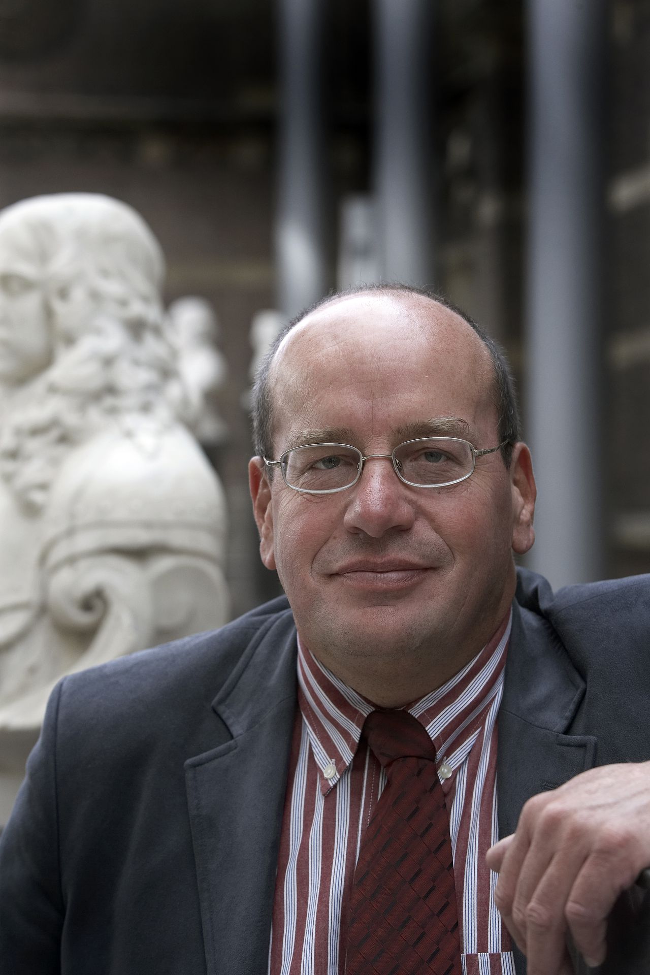'Mensen zeggen: kan ik deze overheid wel vertrouwen?' - NRC