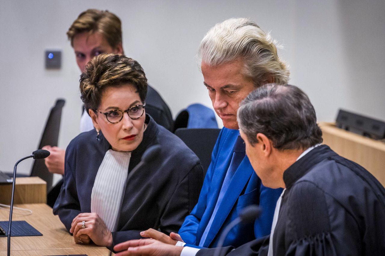 Nieuwe documenten geven advocaat munitie in zaak-Wilders - NRC
