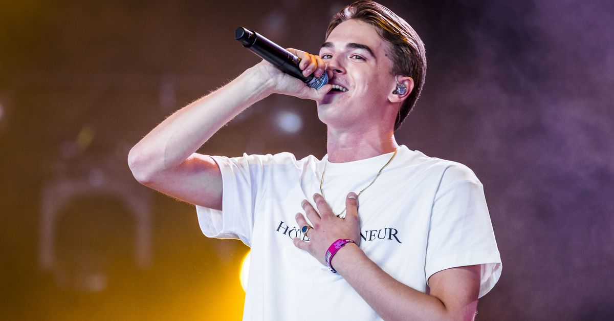 Bad Bunny wereldwijd best beluisterde artiest 2022, Antoon populairst ...