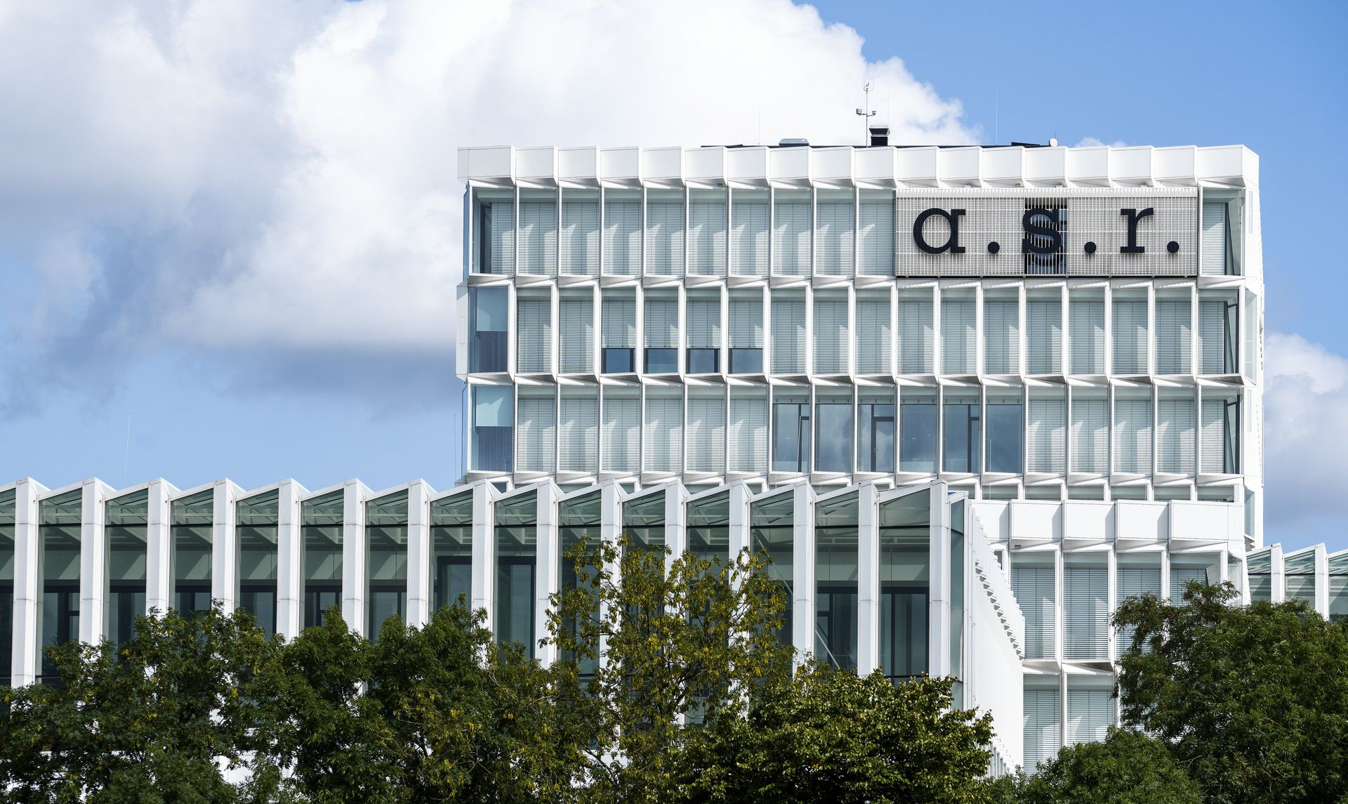 Verzekeraar ASR sluit overeenkomst van honderden miljoenen voor ...