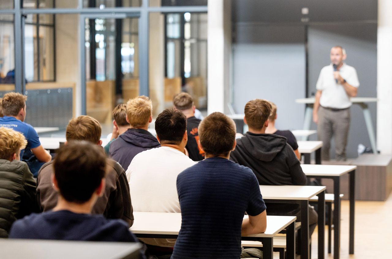 Mbo graduates with non-European backgrounds face challenges finding ...