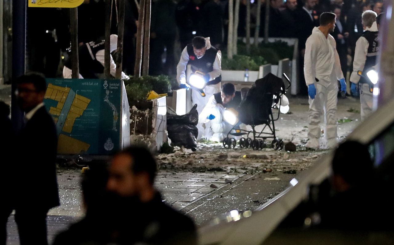 46 mensen opgepakt om dodelijke bomaanslag Istanbul - NRC