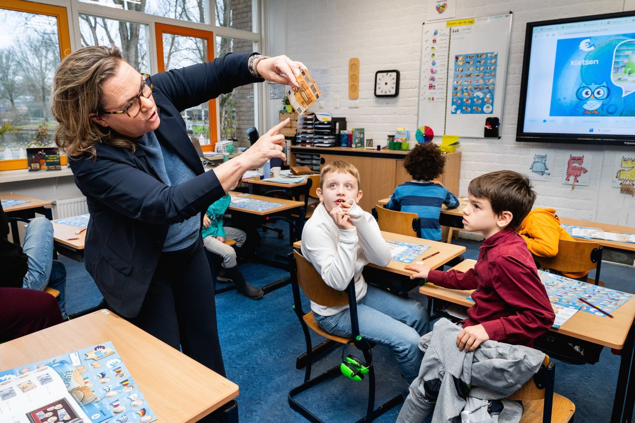 Leren omgaan met geld is geen schooltaak, maar ‘deze kinderen zijn zó ...